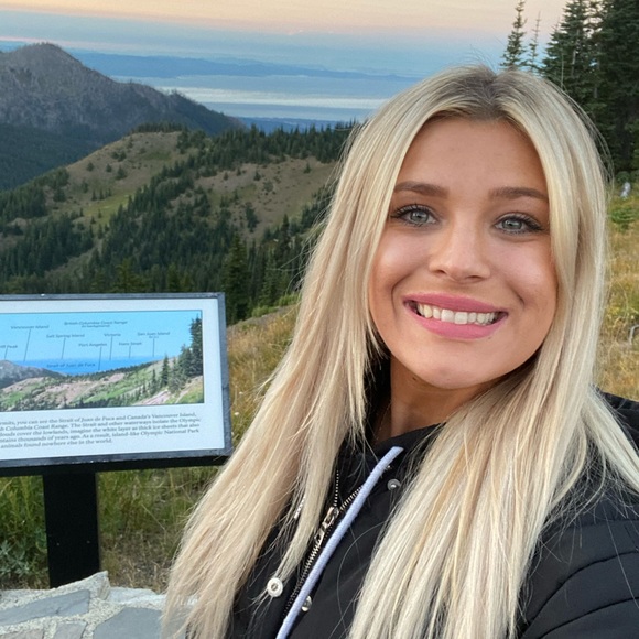 Kayla's Closet (@kayboo222) | Poshmark